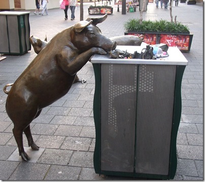 wandering in the light: The Pigs of Rundle Mall